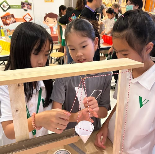 In The Loop • VERSO International School